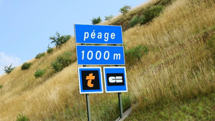 Autoroute : l'abonnement télépéage vaut-il le coup