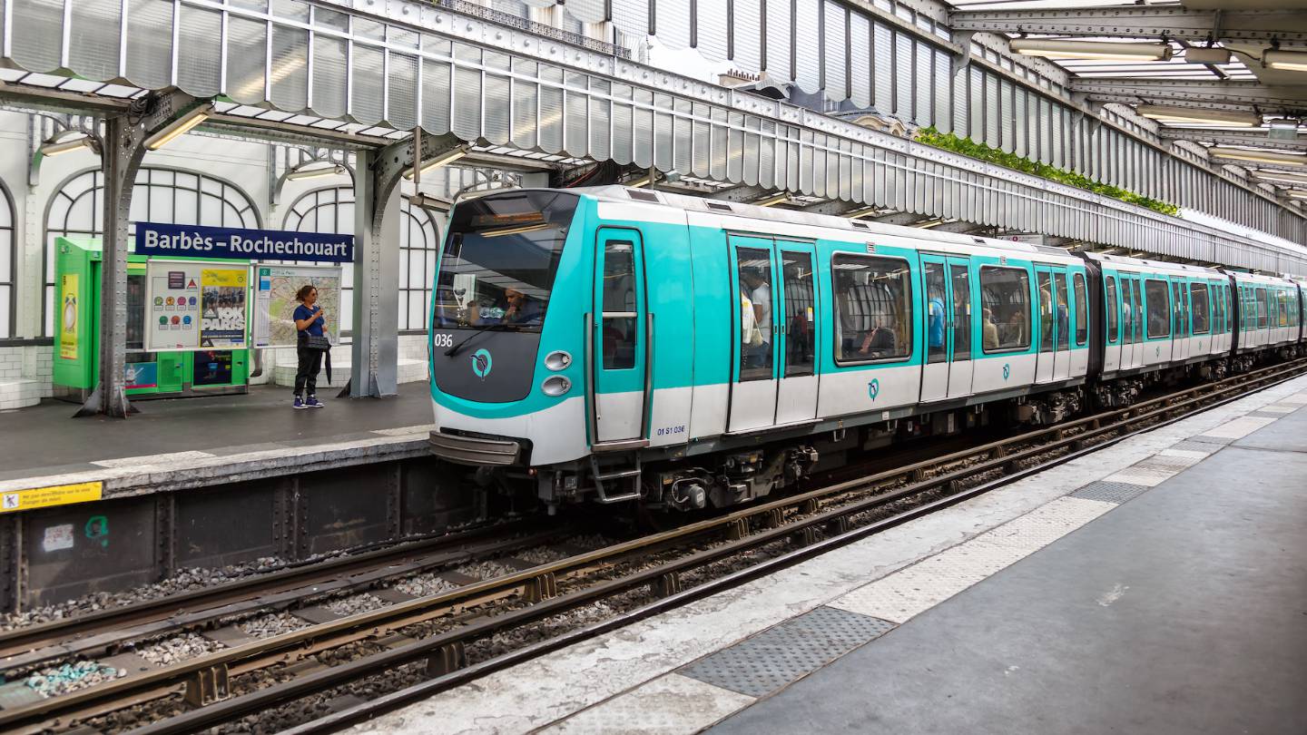 Prix du pass Navigo : Pécresse appelle les usagers à faire pression sur ...